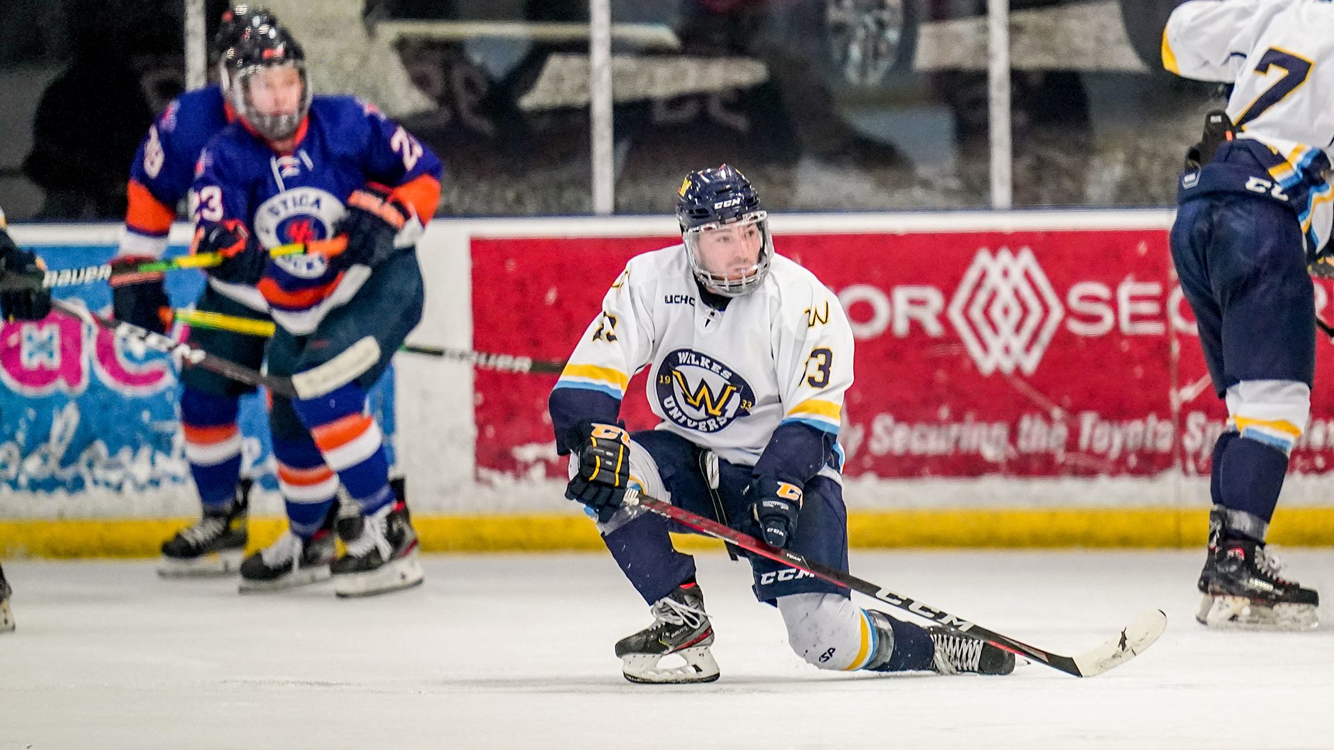 Manchester Storm roll the dice on rookie forward Tyler Barrow